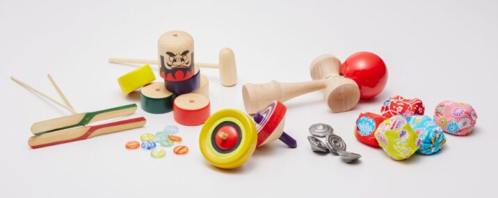 15 Traditional Japanese Games to Try and Play